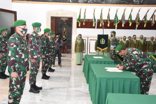 Pangdam III/Siliwangi pimpin serah terima jabatan pejabat utama | Media ... Pangdam III/Siliwangi pimpin serah terima jabatan pejabat utama | Media ...